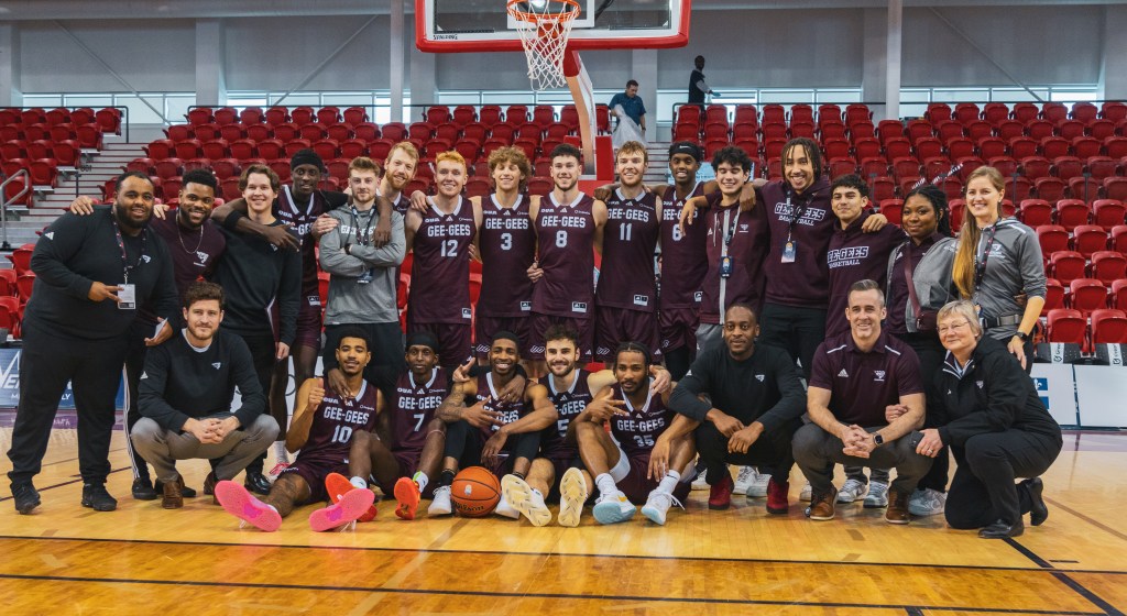 Ottawa Gee-Gees claim second straight bronze medal